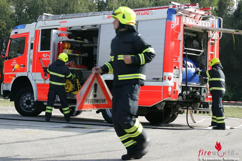 D: Verkehrsunfall mit technischer Rettung in Düsseldorf – Fireworld.at D: Verkehrsunfall mit technischer Rettung in Düsseldorf – Fireworld.at