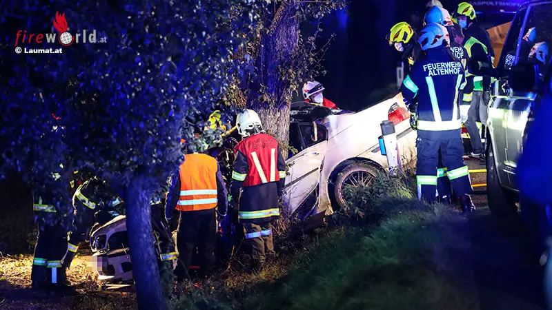 Oö: Pkw seitlich gegen Baum → zwei Eingeklemmte in Gaspoltshofen - Fireworld.at