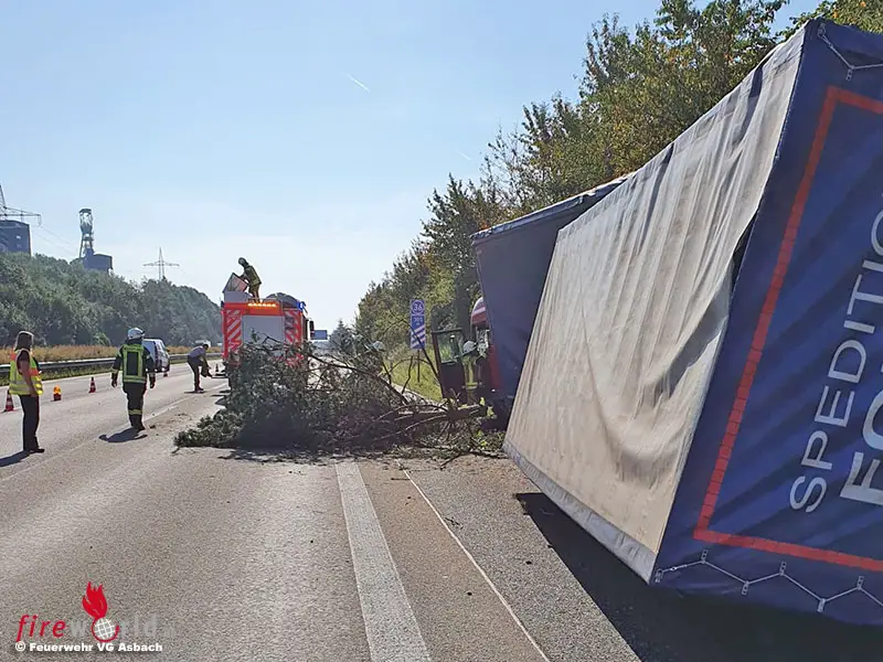 D: Medizinischer Notfall führt zu Lkw-Unfall auf der Autobahn A3 bei ...