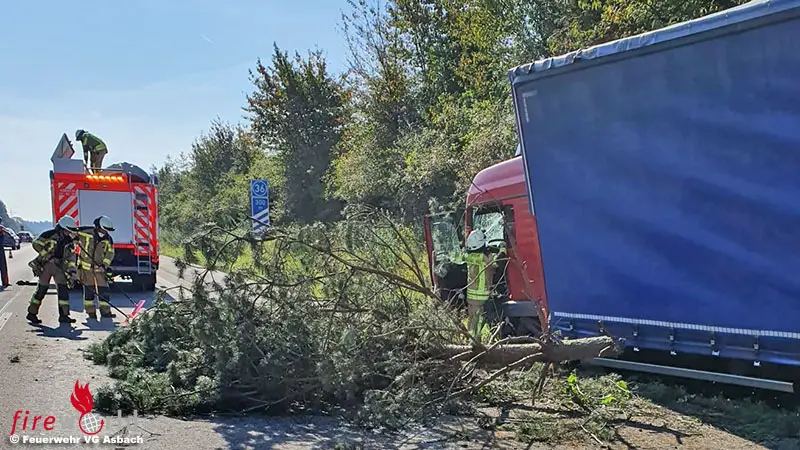 D: Medizinischer Notfall führt zu Lkw-Unfall auf der Autobahn A3 bei ...