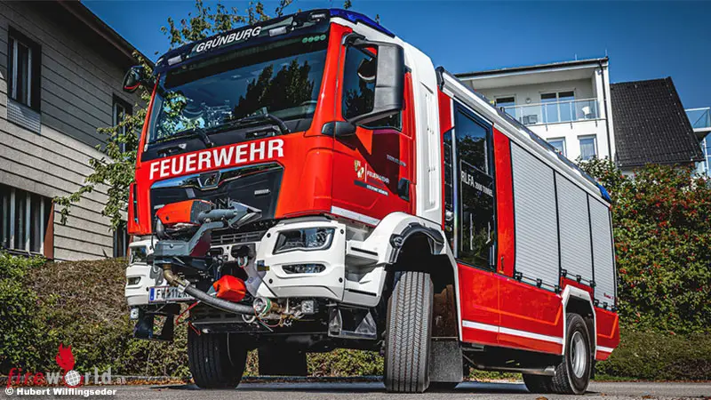 Oö: Übergabe RLF-A Tunnel und erstes LAST KS an die Feuerwehren ...