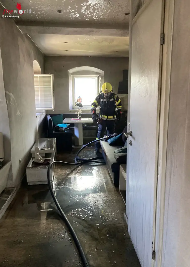 Stmk: Zimmerbrand im Stadtzentrum von Kindberg - Fireworld.at