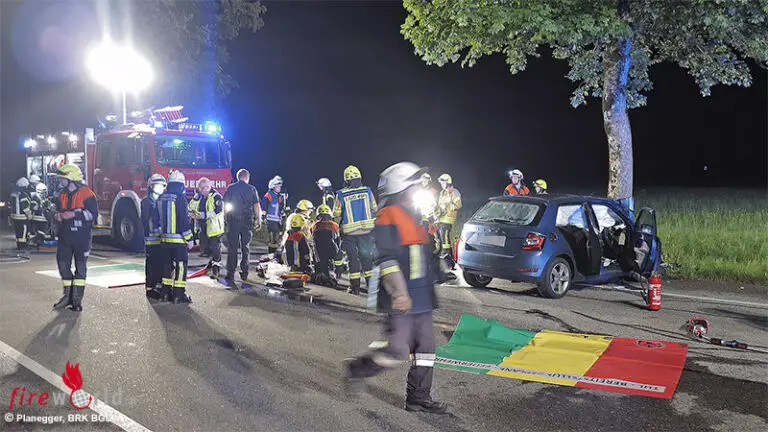 Bayern: 24-Jähriger bei Pkw-Anprall an Baum bei Marktschellenberg ...