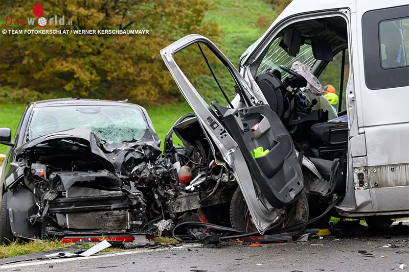 Oö: Frontalkollision auf der B 3 in Saxen → drei Verletzte - Fireworld.at