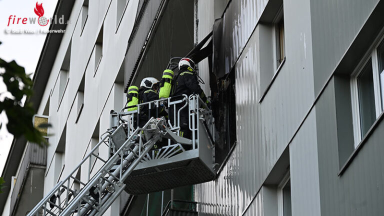 Wien: Wohnungsvollbrand im Hochhaus → Berufsfeuerwehr löst Alarmstufe 2 ...