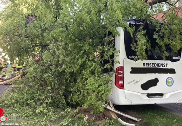 Stmk: Zwei Verletzte (24, 30) bei Pkw-Frontalunfall bei St. Kathrein am ...